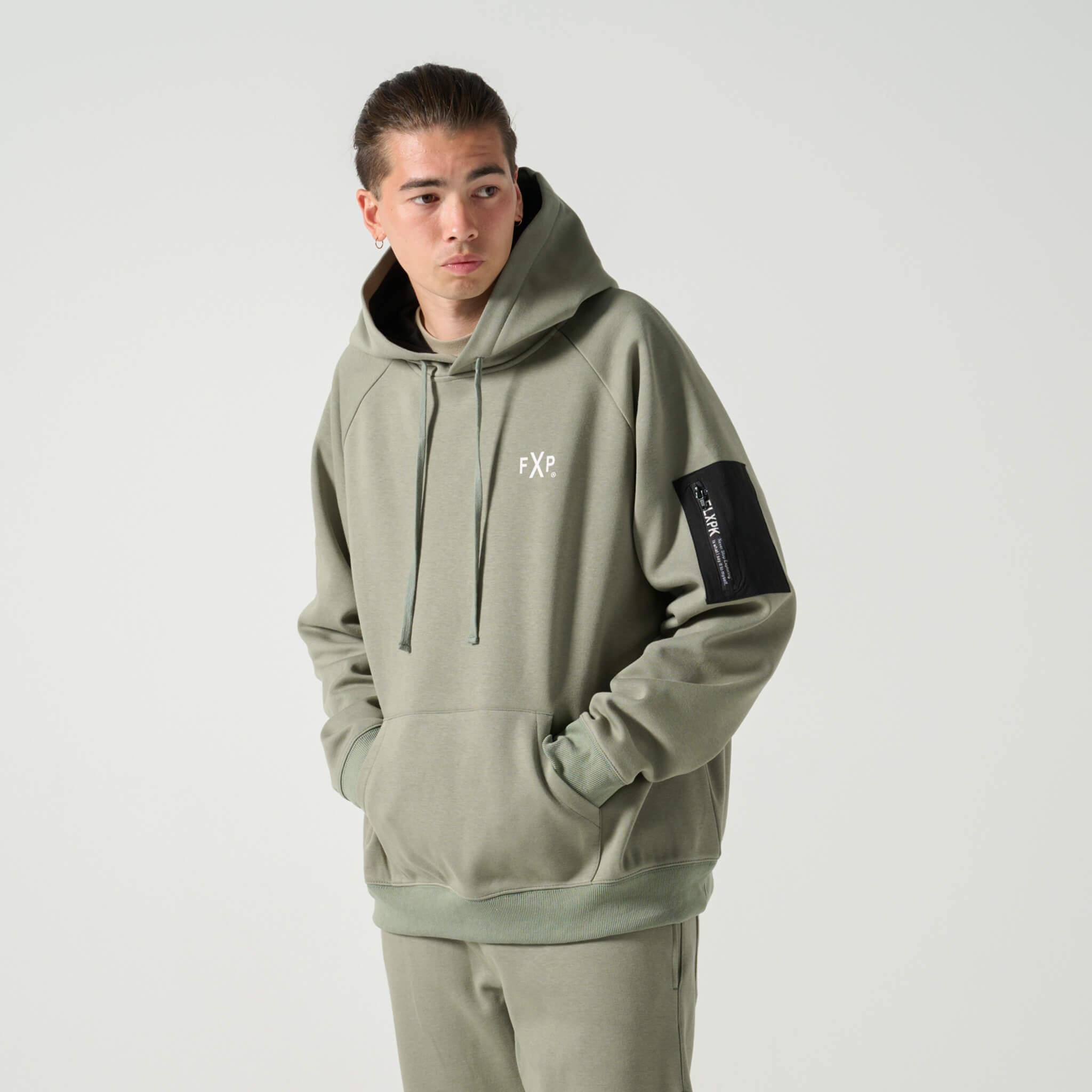 INFORMATION | リラックス感を出しつつも部屋着感は0。街的スウェットパンツのススメ。 | FLASH PACKER (フラッシュパッカー) | メンズ・レディースファッション【公式通販】